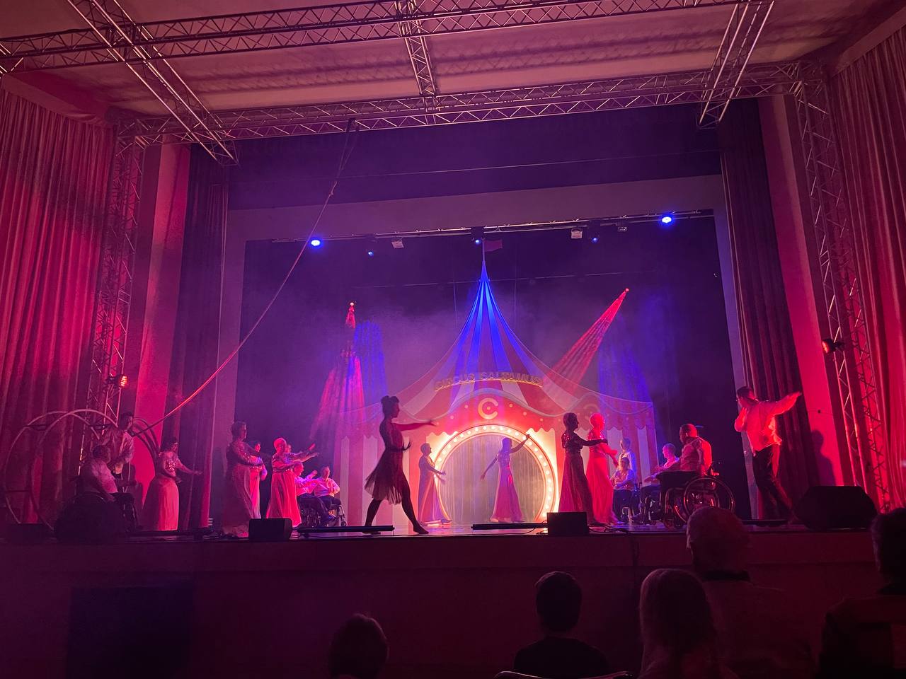 Vierte Inklusive Tanzshow – Der Zirkus Saltamus öffnete seine Türen ...